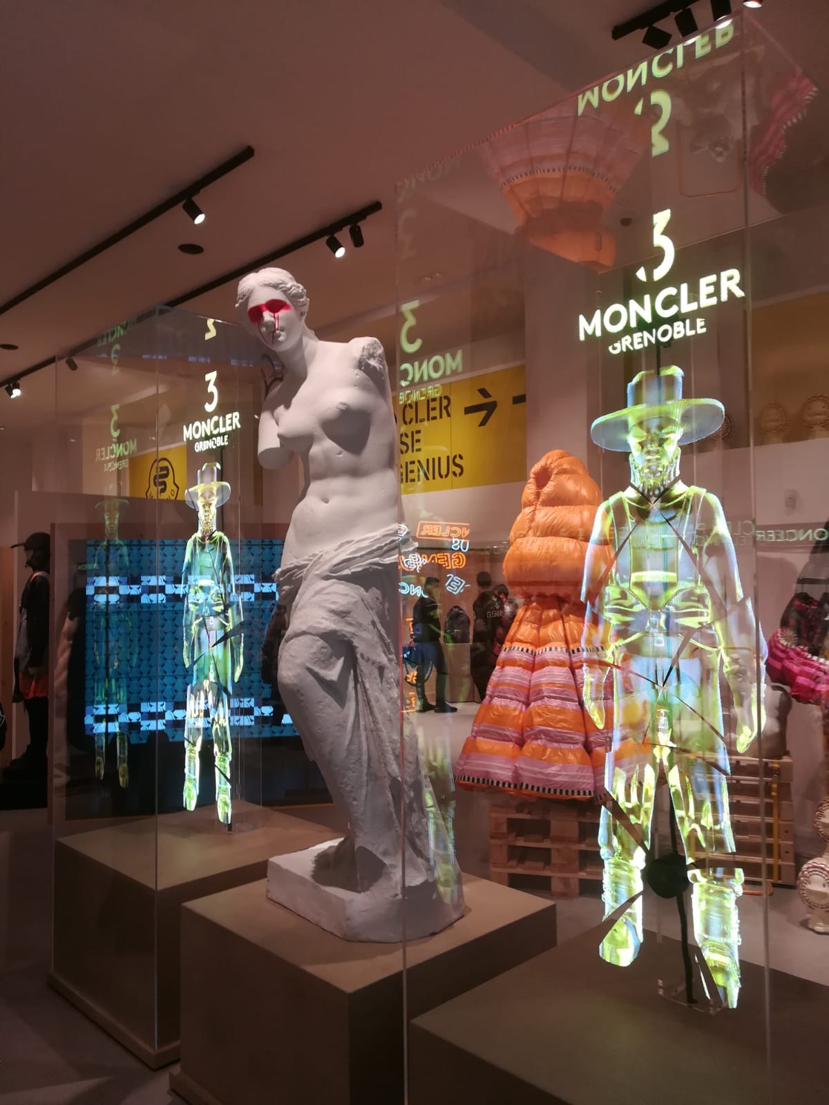 Moncler opens the pop-up concept "House of Genius" - GRA